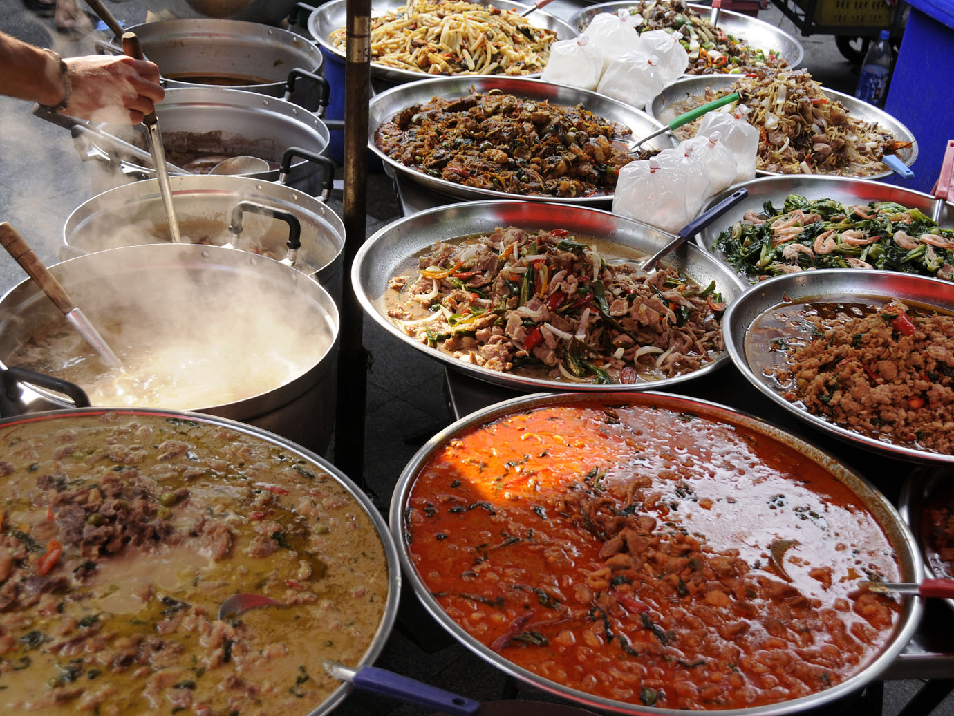 A home-cooked curry - Imaginative Traveller